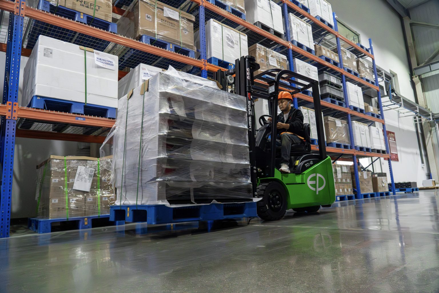 Chariot élévateur ultra-compact 3 roues 1.2 tonne TCL122 - EP Shop